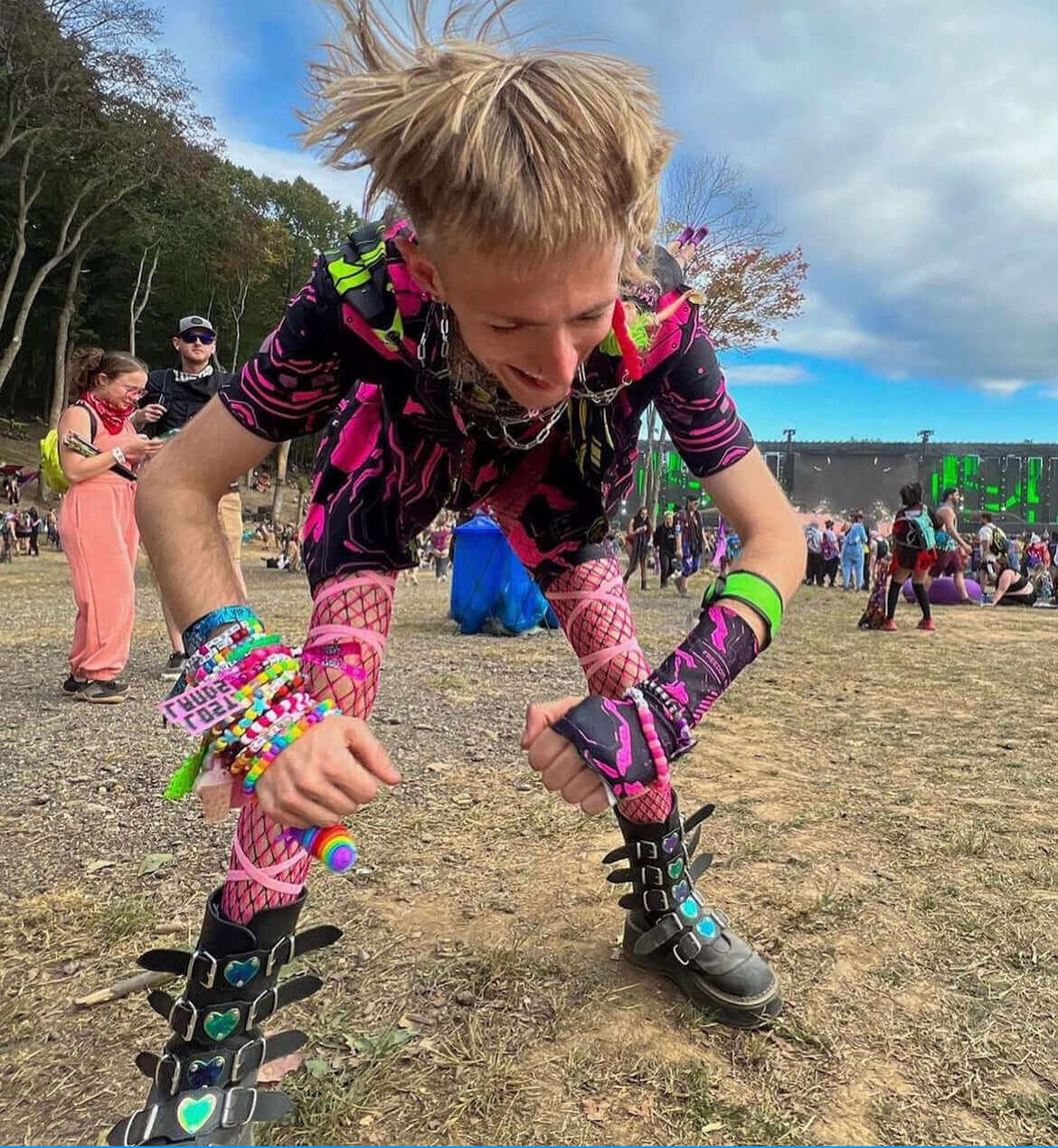 Wobble, Bass, & Beyond: The Evolution of Dubstep – Freedom Rave Wear